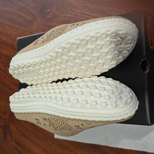 bernie mev. | Shoes | Bernie Mev New York Memory Foam Slip On Shoes ...